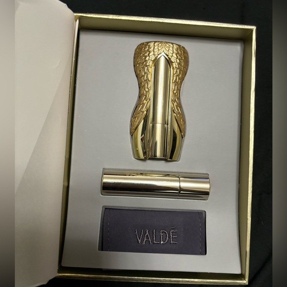 Valdé | Makeup | Vald Armor Vessel Refillable Lip Set | Poshmark